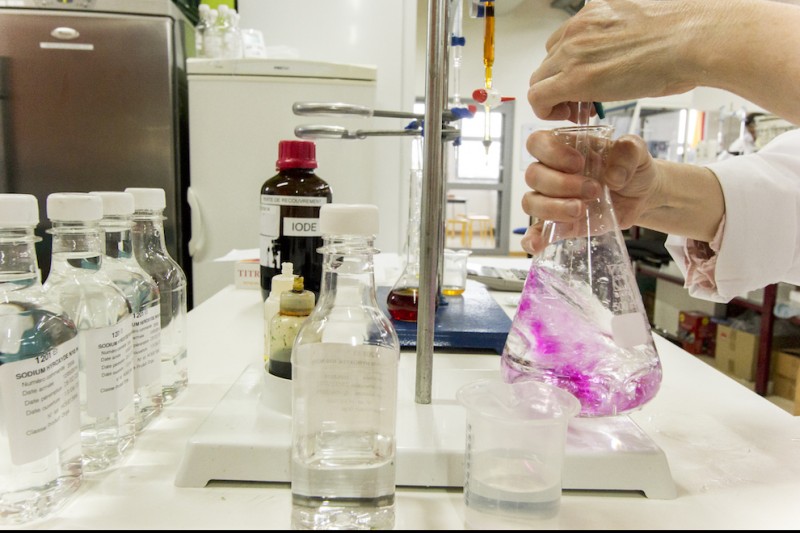 Laboratoires Dubernet narbonne | Œnologie | Conseil en vinification ...